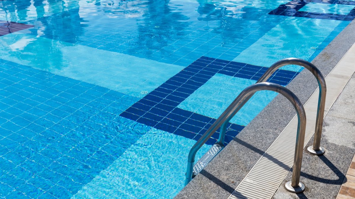 Four-year-old girl rescued from near-drowning incident in Tenerife pool
