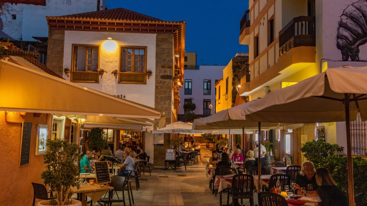 Canary Islands report a 14% rise in tourist numbers during the first 6 ...