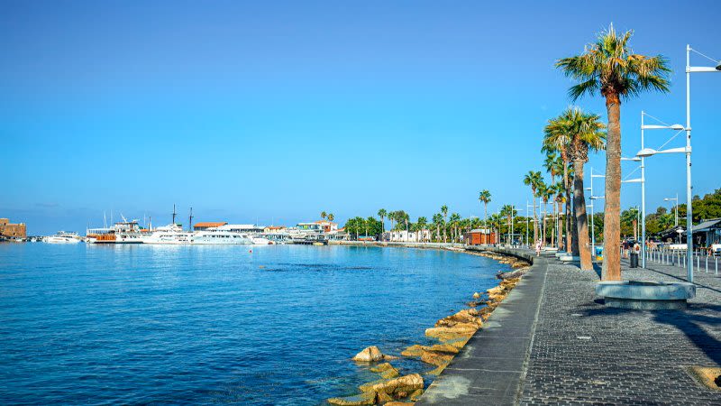 Where is hot in December: 6 ideas for a warm December holiday