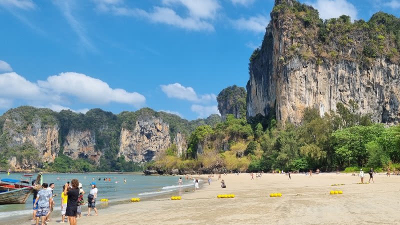 Where is hot in December: 6 ideas for a warm December holiday