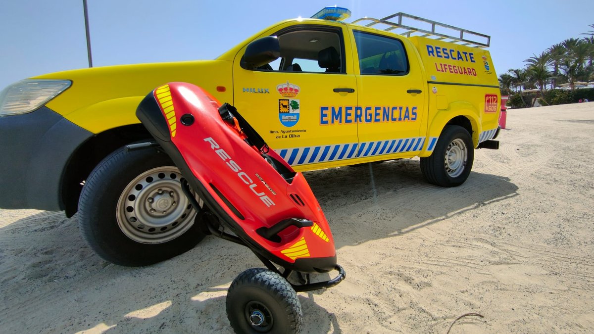New rescue equipment to improve beach safety in La Oliva, Fuerteventura