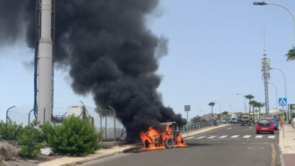 Quad bike catches fire in popular Gran Canaria resort